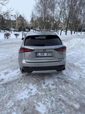 Grey Lexus NX 300h 2015 in Panevezys, with an engine capacity of 2.49 L and mileage of 259 thousand km for 19000 €, photo 4 on AUTOMOTO.COM.LV