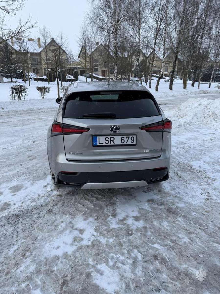 Grey Lexus NX 300h 2015 in Panevezys, with an engine capacity of 2.49 L and mileage of 259 thousand km for 19000 €, photo 4 on AUTOMOTO.COM.LV