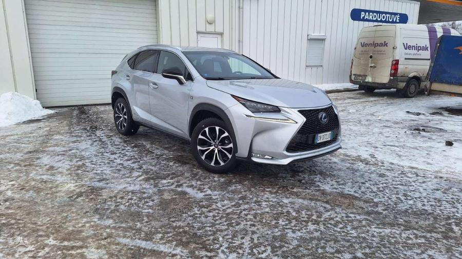Grey Lexus NX 300h 2015 in Kaunas, with an engine capacity of 2.49 L and mileage of 144 thousand km for 19950 €, photo 1 on AUTOMOTO.COM.LV