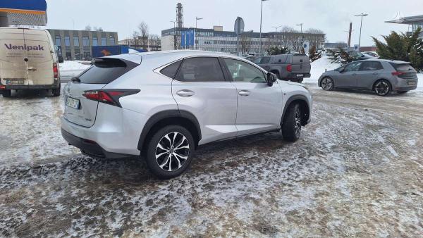 Grey Lexus NX 300h 2015 in Kaunas, with an engine capacity of 2.49 L and mileage of 144 thousand km for 19950 €, photo 3 on AUTOMOTO.COM.LV