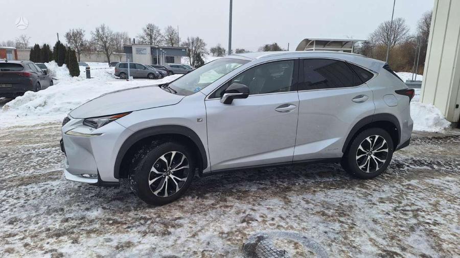 Grey Lexus NX 300h 2015 in Kaunas, with an engine capacity of 2.49 L and mileage of 144 thousand km for 19950 €, photo 7 on AUTOMOTO.COM.LV