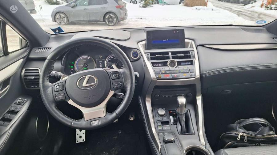 Grey Lexus NX 300h 2015 in Kaunas, with an engine capacity of 2.49 L and mileage of 144 thousand km for 19950 €, photo 9 on AUTOMOTO.COM.LV
