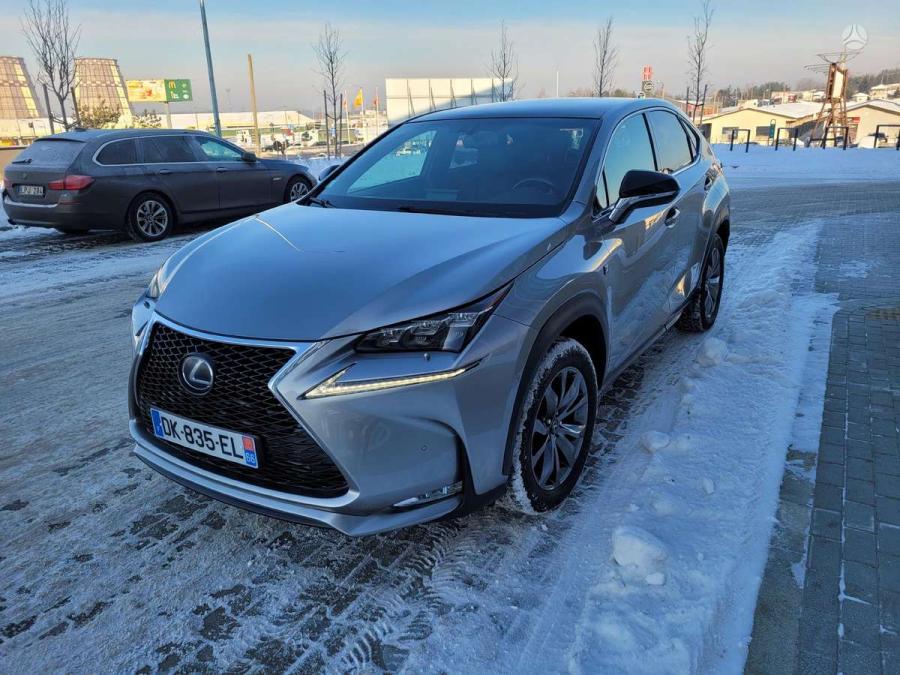 Grey Lexus NX 300h 2015 in Vilnius, with an engine capacity of 2.49 L and mileage of 223 thousand km for 17999 €, photo 1 on AUTOMOTO.COM.LV