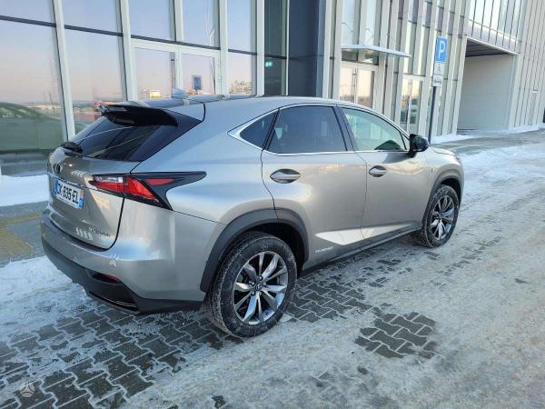 Grey Lexus NX 300h 2015 in Vilnius, with an engine capacity of 2.49 L and mileage of 223 thousand km for 17999 €, photo 5 on AUTOMOTO.COM.LV