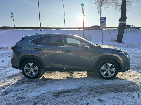 Pelēks Lexus NX 300h 2015 Daugavpils, ar dzinēja tilpumu 2.49 L un nobraukumu 239 tūkst. km par 18950 €, foto 10 vietnē AUTOMOTO.COM.LV