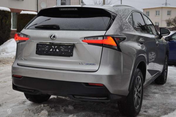 Pelēks Lexus NX 300h 2015 Viļņa, ar dzinēja tilpumu 2.49 L un nobraukumu 267 tūkst. km par 14950 €, foto 5 vietnē AUTOMOTO.COM.LV