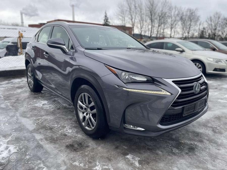 Grey Lexus NX 300h 2015 in Vilnius, with an engine capacity of 2.50 L and mileage of 183 thousand km for 17500 €, photo 4 on AUTOMOTO.COM.LV