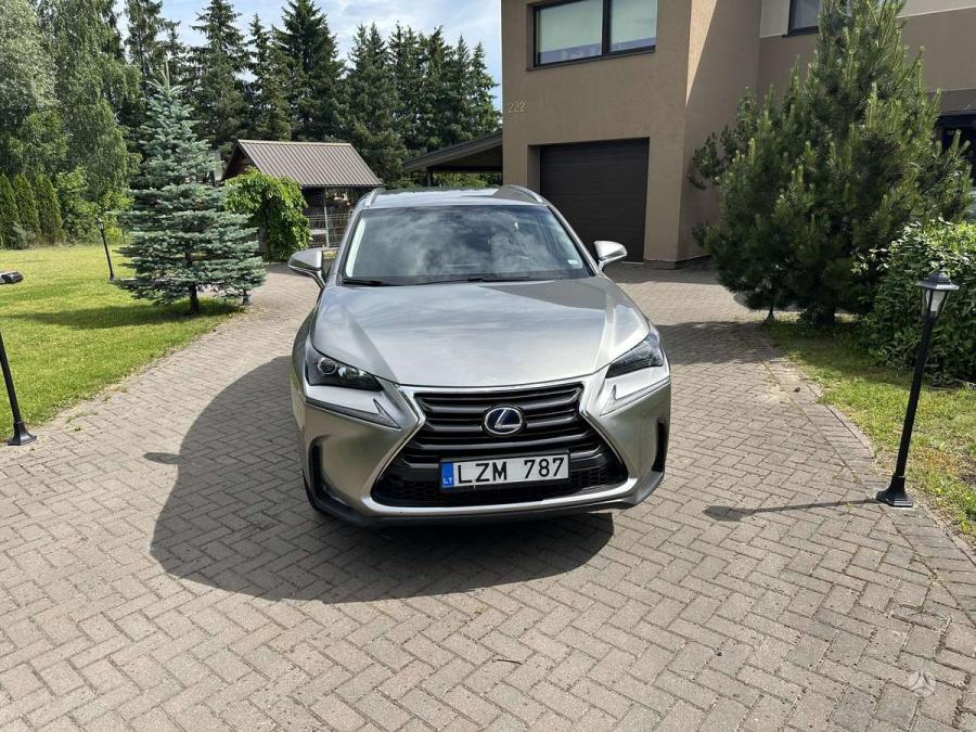 Серый Лексус NX 300h 2015 в Каунас, объемом двигателя 2.49 л и пробегом 162 тыс. км за 19000 €, фото 1 на AUTOMOTO.COM.LV