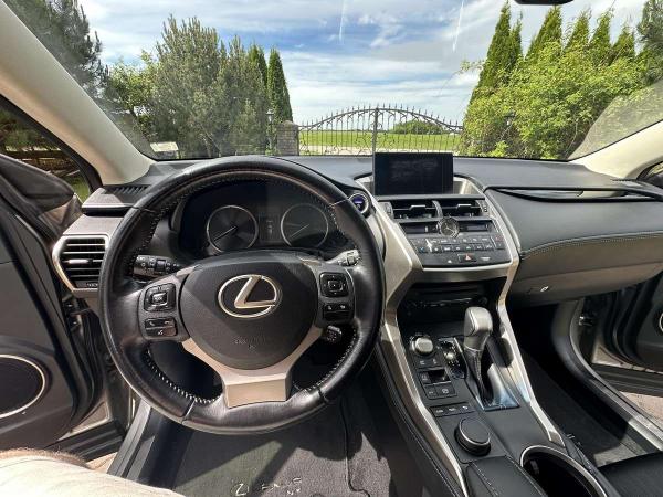 Pelēks Lexus NX 300h 2015 Kauņa, ar dzinēja tilpumu 2.49 L un nobraukumu 162 tūkst. km par 19000 €, foto 10 vietnē AUTOMOTO.COM.LV