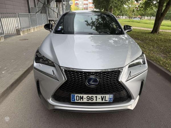 Grey Lexus NX 300h 2015 in Siauliai, with an engine capacity of 2.50 L and mileage of 190 thousand km for 19800 €, photo 4 on AUTOMOTO.COM.LV