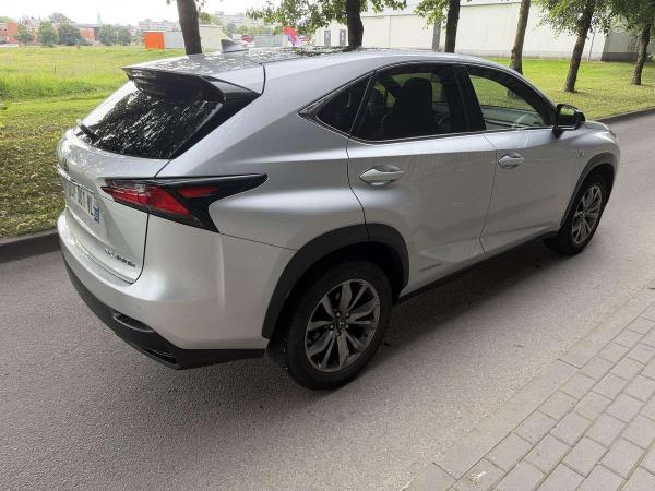 Grey Lexus NX 300h 2015 in Siauliai, with an engine capacity of 2.50 L and mileage of 190 thousand km for 19800 €, photo 7 on AUTOMOTO.COM.LV
