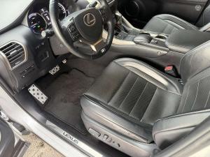 Pelēks Lexus NX 300h 2015 Šauļi, ar dzinēja tilpumu 2.50 L un nobraukumu 190 tūkst. km par 19800 €, foto 12 vietnē AUTOMOTO.COM.LV