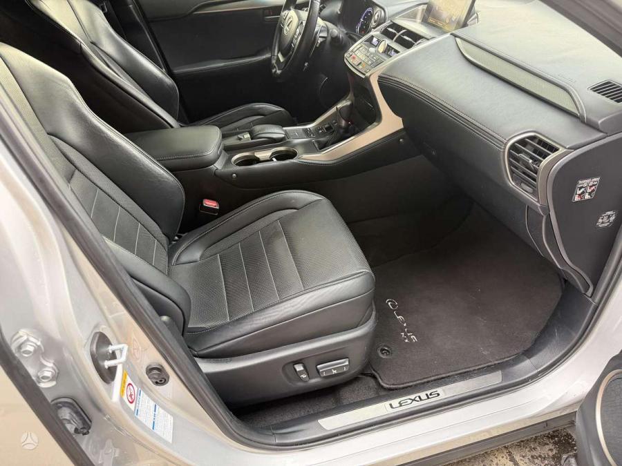 Pelēks Lexus NX 300h 2015 Šauļi, ar dzinēja tilpumu 2.50 L un nobraukumu 190 tūkst. km par 19800 €, foto 18 vietnē AUTOMOTO.COM.LV