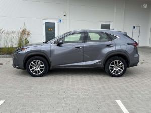 Grey Lexus NX 300h 2015 in Vilnius, with an engine capacity of 2.49 L and mileage of 171 thousand km for 17900 €, photo 3 on AUTOMOTO.COM.LV
