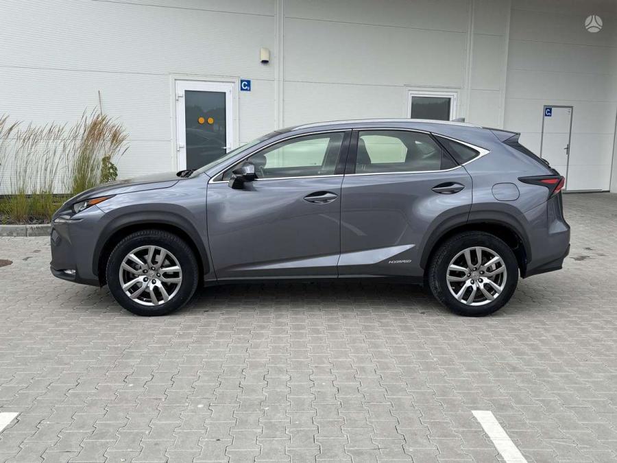 Grey Lexus NX 300h 2015 in Vilnius, with an engine capacity of 2.49 L and mileage of 171 thousand km for 17900 €, photo 3 on AUTOMOTO.COM.LV