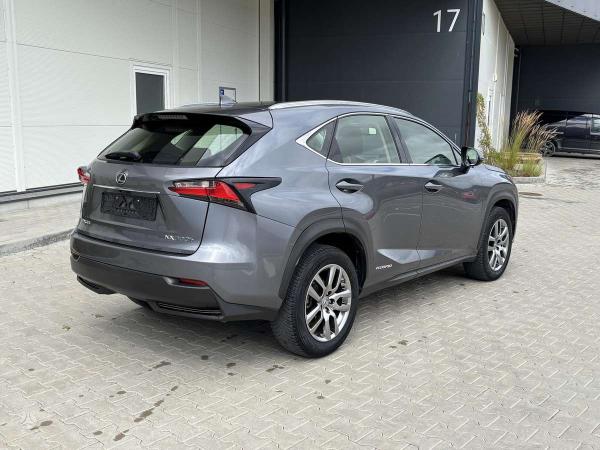 Grey Lexus NX 300h 2015 in Vilnius, with an engine capacity of 2.49 L and mileage of 171 thousand km for 17900 €, photo 5 on AUTOMOTO.COM.LV
