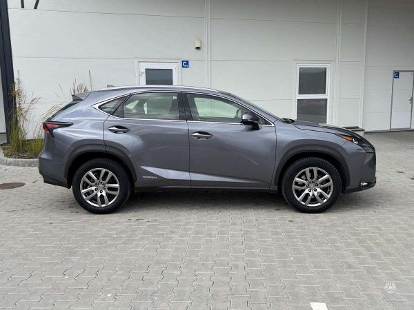 Grey Lexus NX 300h 2015 in Vilnius, with an engine capacity of 2.49 L and mileage of 171 thousand km for 17900 €, photo 6 on AUTOMOTO.COM.LV
