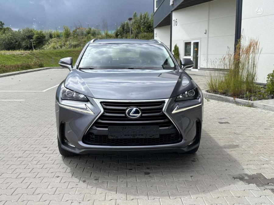 Grey Lexus NX 300h 2015 in Vilnius, with an engine capacity of 2.49 L and mileage of 171 thousand km for 17900 €, photo 9 on AUTOMOTO.COM.LV