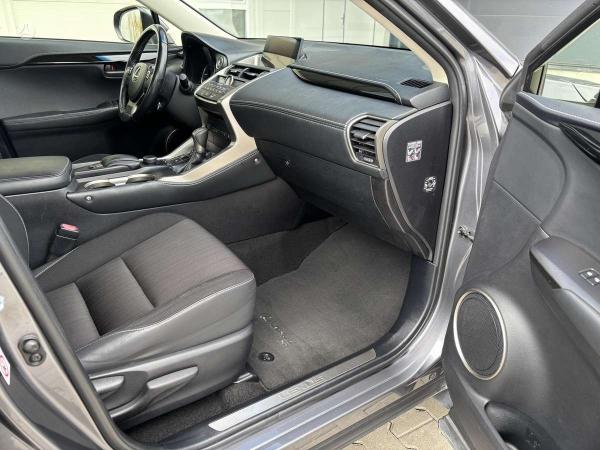 Grey Lexus NX 300h 2015 in Vilnius, with an engine capacity of 2.49 L and mileage of 171 thousand km for 17900 €, photo 9 on AUTOMOTO.COM.LV