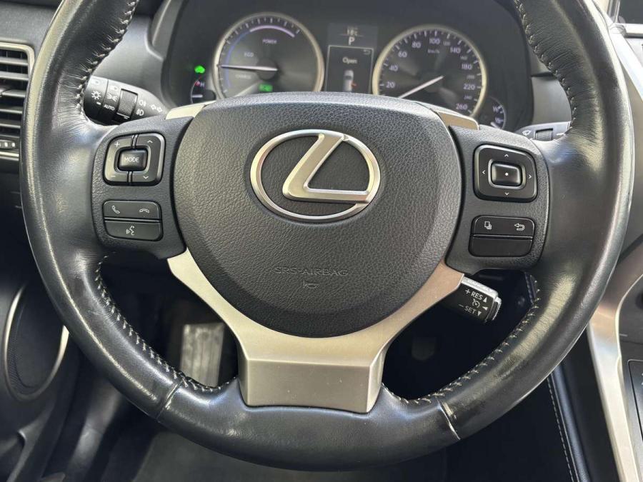 Grey Lexus NX 300h 2015 in Vilnius, with an engine capacity of 2.49 L and mileage of 171 thousand km for 17900 €, photo 14 on AUTOMOTO.COM.LV