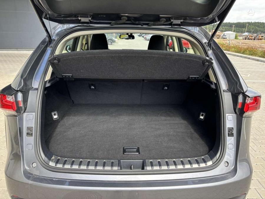 Grey Lexus NX 300h 2015 in Vilnius, with an engine capacity of 2.49 L and mileage of 171 thousand km for 17900 €, photo 17 on AUTOMOTO.COM.LV