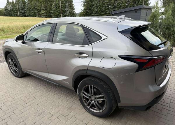 Серый Лексус NX 300h 2015 в Каунас, объемом двигателя 2.49 л и пробегом 179 тыс. км за 17000 €, фото 3 на AUTOMOTO.COM.LV