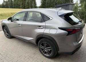 Grey Lexus NX 300h 2015 in Kaunas, with an engine capacity of 2.49 L and mileage of 179 thousand km for 17000 €, photo 4 on AUTOMOTO.COM.LV