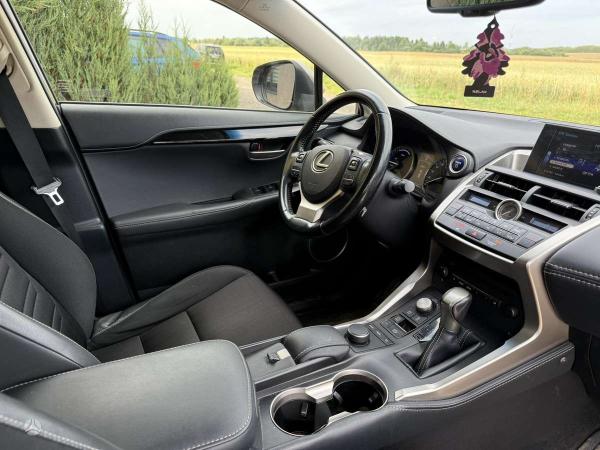 Серый Лексус NX 300h 2015 в Каунас, объемом двигателя 2.49 л и пробегом 179 тыс. км за 17000 €, фото 7 на AUTOMOTO.COM.LV
