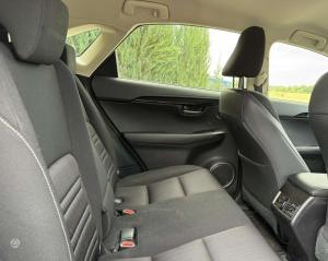 Grey Lexus NX 300h 2015 in Kaunas, with an engine capacity of 2.49 L and mileage of 179 thousand km for 17000 €, photo 9 on AUTOMOTO.COM.LV
