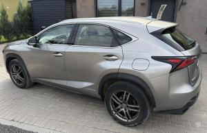 Grey Lexus NX 300h 2015 in Kaunas, with an engine capacity of 2.49 L and mileage of 179 thousand km for 17000 €, photo 11 on AUTOMOTO.COM.LV