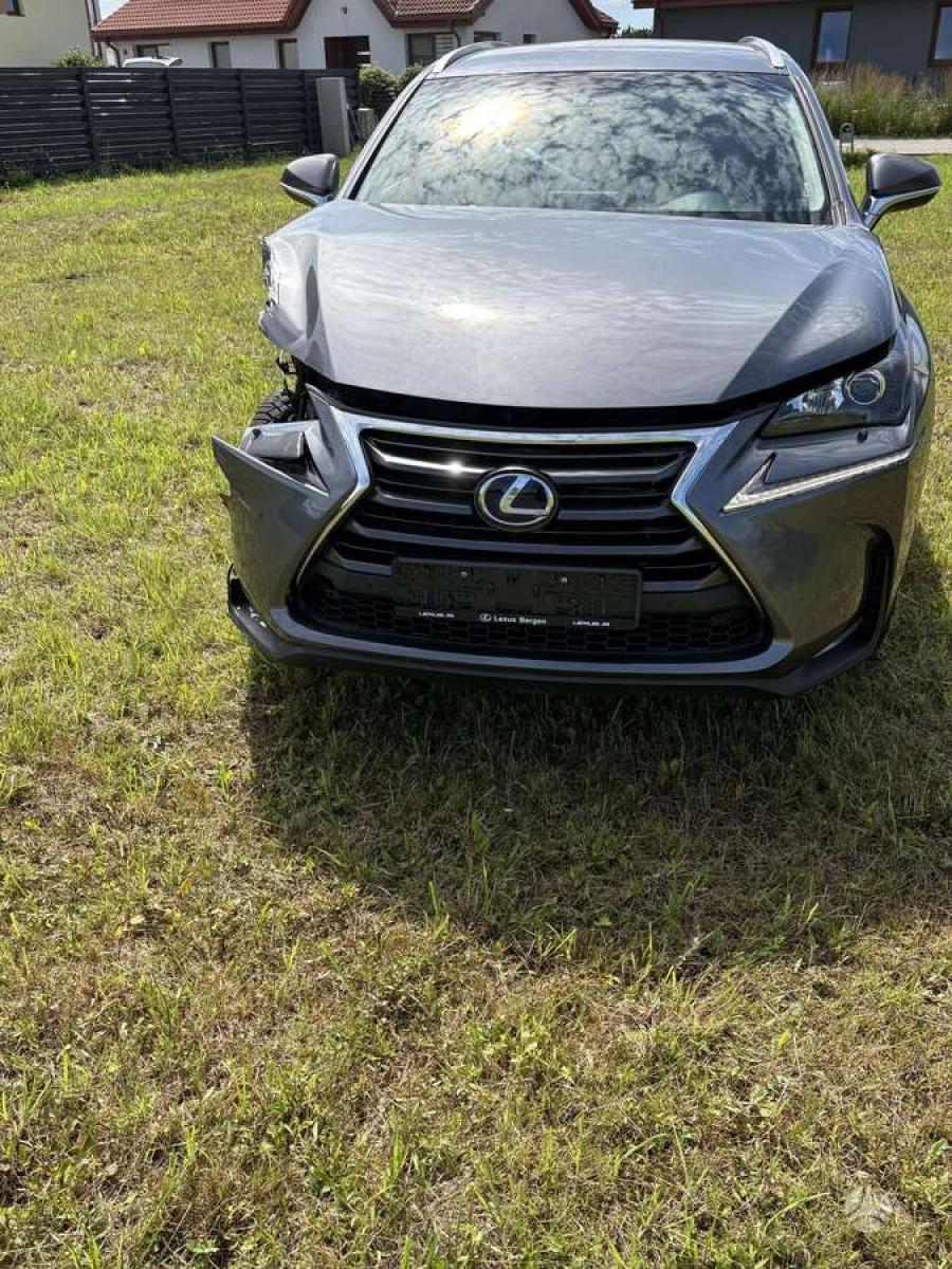 Grey Lexus NX 300h 2015 in Klaipeda, with an engine capacity of 2.49 L and mileage of 79 thousand km for 11750 €, photo 3 on AUTOMOTO.COM.LV