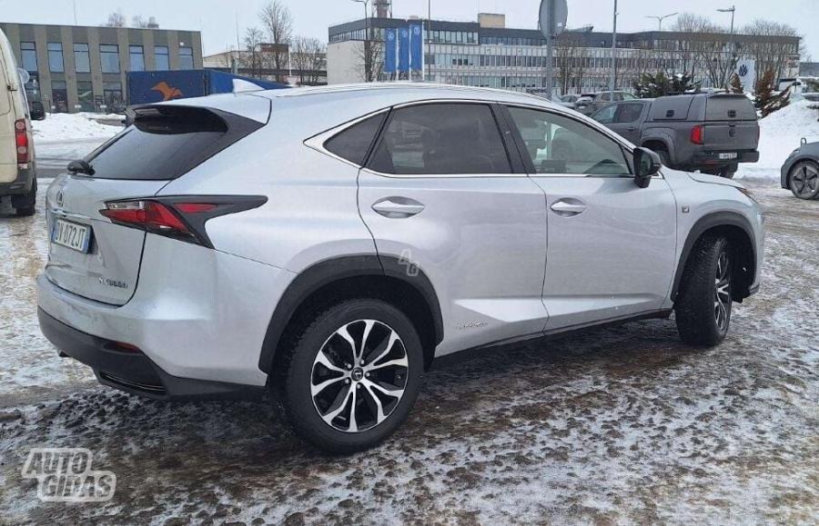 Pelēks Lexus NX 300h 2015 Kauņa, ar dzinēja tilpumu 2.50 L un nobraukumu 144 tūkst. km par 19950 €, foto 4 vietnē AUTOMOTO.COM.LV