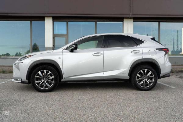 Pelēks Lexus NX 300h 2015 Viļņa, ar dzinēja tilpumu 2.50 L un nobraukumu 217 tūkst. km par 19550 €, foto 2 vietnē AUTOMOTO.COM.LV