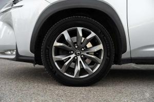 Pelēks Lexus NX 300h 2015 Viļņa, ar dzinēja tilpumu 2.50 L un nobraukumu 217 tūkst. km par 19550 €, foto 8 vietnē AUTOMOTO.COM.LV