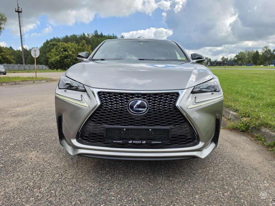Grey Lexus NX 300h 2015 in Kaunas, with an engine capacity of 2.49 L and mileage of 152 thousand km for 20950 €, photo 3 on AUTOMOTO.COM.LV