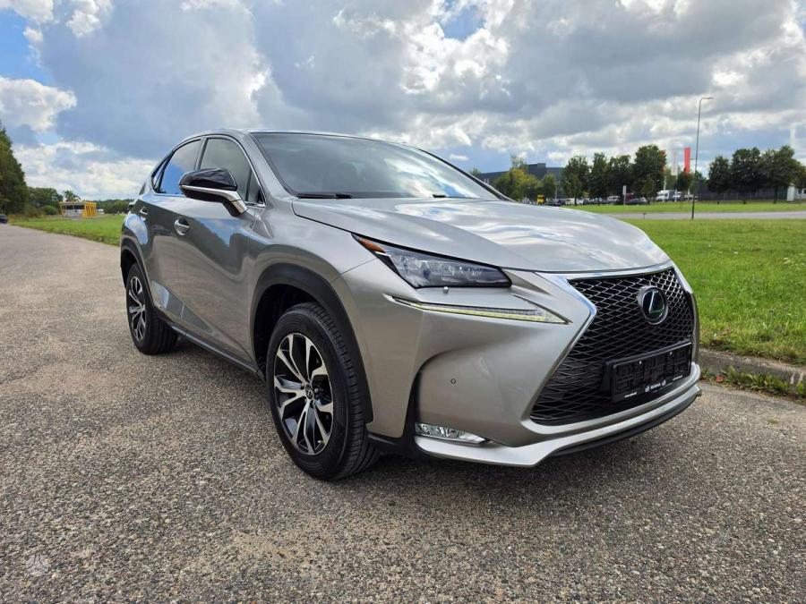 Grey Lexus NX 300h 2015 in Kaunas, with an engine capacity of 2.49 L and mileage of 152 thousand km for 20950 €, photo 4 on AUTOMOTO.COM.LV