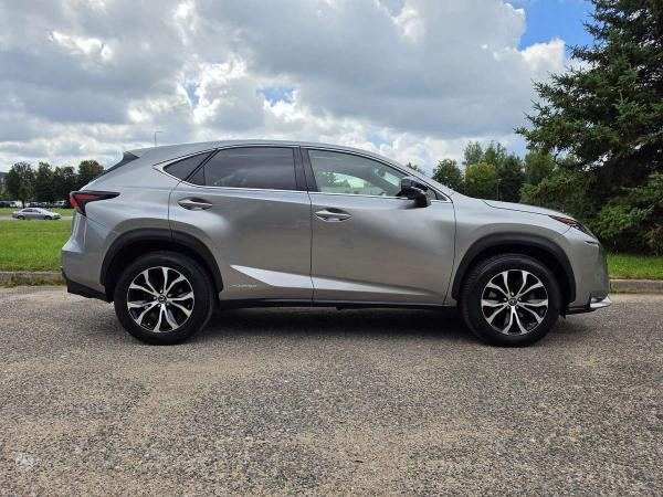 Grey Lexus NX 300h 2015 in Kaunas, with an engine capacity of 2.49 L and mileage of 152 thousand km for 20950 €, photo 4 on AUTOMOTO.COM.LV