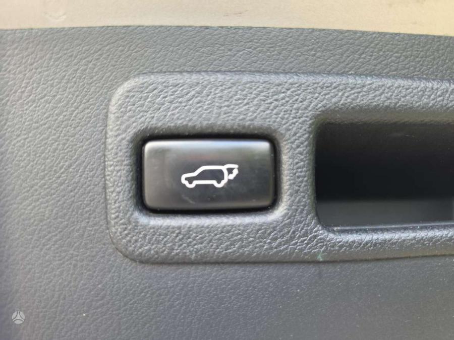Grey Lexus NX 300h 2015 in Kaunas, with an engine capacity of 2.49 L and mileage of 152 thousand km for 20950 €, photo 27 on AUTOMOTO.COM.LV