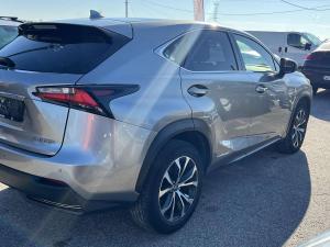 Grey Lexus NX 300h 2015 in Panevezys, with an engine capacity of 2.49 L and mileage of 182 thousand km for 19800 €, photo 7 on AUTOMOTO.COM.LV
