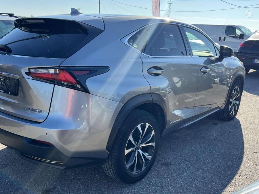 Grey Lexus NX 300h 2015 in Panevezys, with an engine capacity of 2.49 L and mileage of 182 thousand km for 19800 €, photo 7 on AUTOMOTO.COM.LV