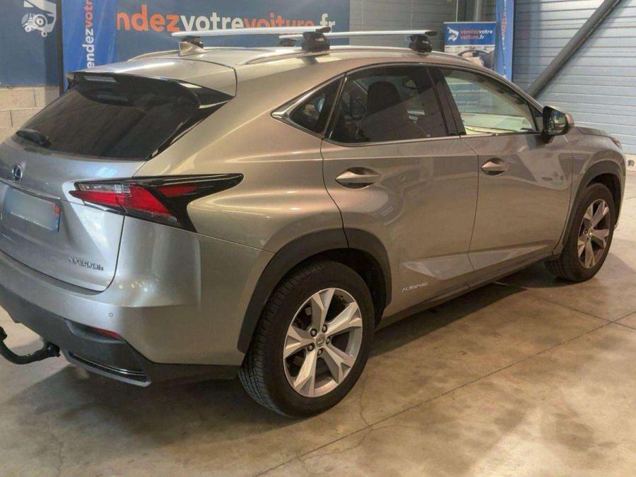 Grey Lexus NX 300h 2015 in Daugavpils, with an engine capacity of 2.49 L and mileage of 228 thousand km for 19500 €, photo 8 on AUTOMOTO.COM.LV