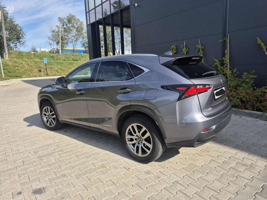 Серый Лексус NX 300h 2015 в Вильнюс, объемом двигателя 2.49 л и пробегом 170 тыс. км за 20000 €, фото 5 на AUTOMOTO.COM.LV