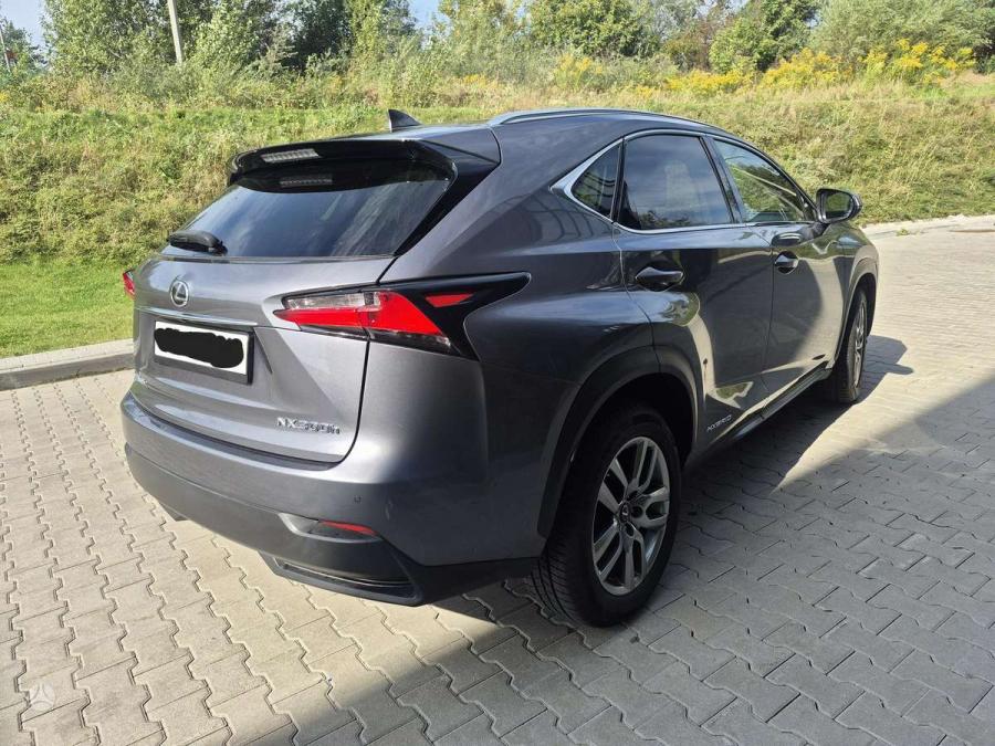 Серый Лексус NX 300h 2015 в Вильнюс, объемом двигателя 2.49 л и пробегом 170 тыс. км за 20000 €, фото 6 на AUTOMOTO.COM.LV