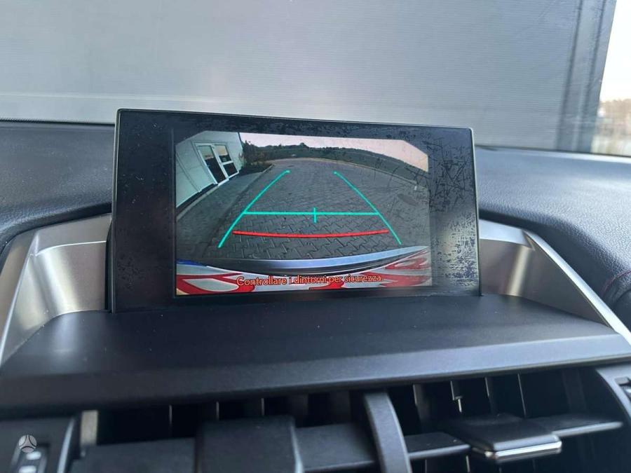 Серый Лексус NX 300h 2015 в Вильнюс, объемом двигателя 2.49 л и пробегом 385 тыс. км за 15000 €, фото 26 на AUTOMOTO.COM.LV