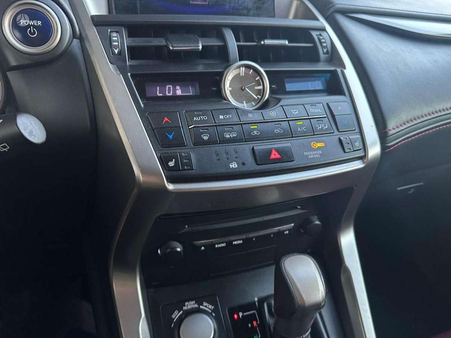 Серый Лексус NX 300h 2015 в Вильнюс, объемом двигателя 2.49 л и пробегом 385 тыс. км за 15000 €, фото 31 на AUTOMOTO.COM.LV