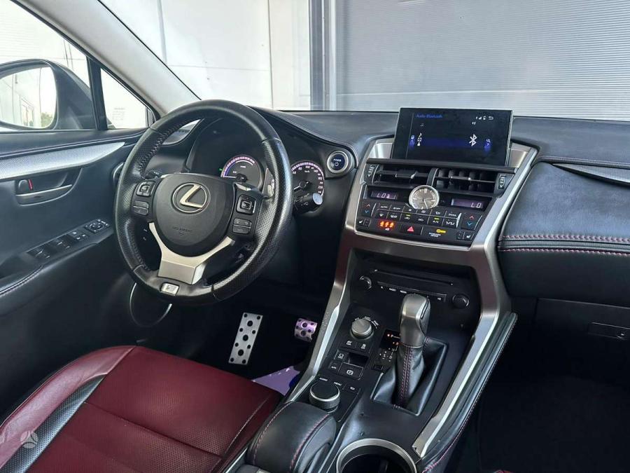 Серый Лексус NX 300h 2015 в Вильнюс, объемом двигателя 2.49 л и пробегом 385 тыс. км за 15000 €, фото 38 на AUTOMOTO.COM.LV