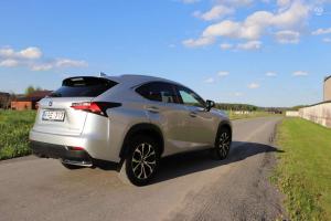 Серый Лексус NX 300h 2015 в Паневежис, объемом двигателя 2.49 л и пробегом 172 тыс. км за 19850 €, фото 5 на AUTOMOTO.COM.LV