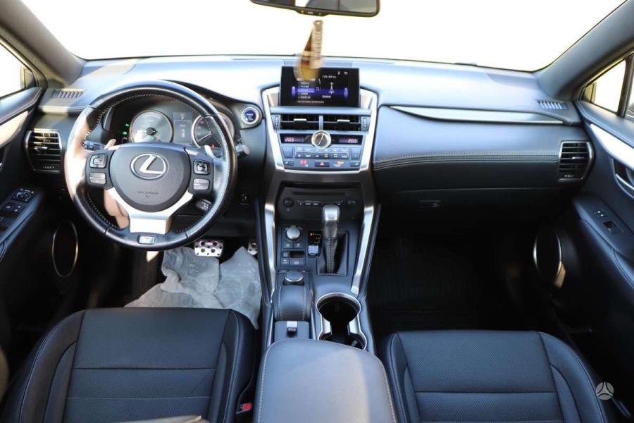 Серый Лексус NX 300h 2015 в Паневежис, объемом двигателя 2.49 л и пробегом 172 тыс. км за 19850 €, фото 7 на AUTOMOTO.COM.LV