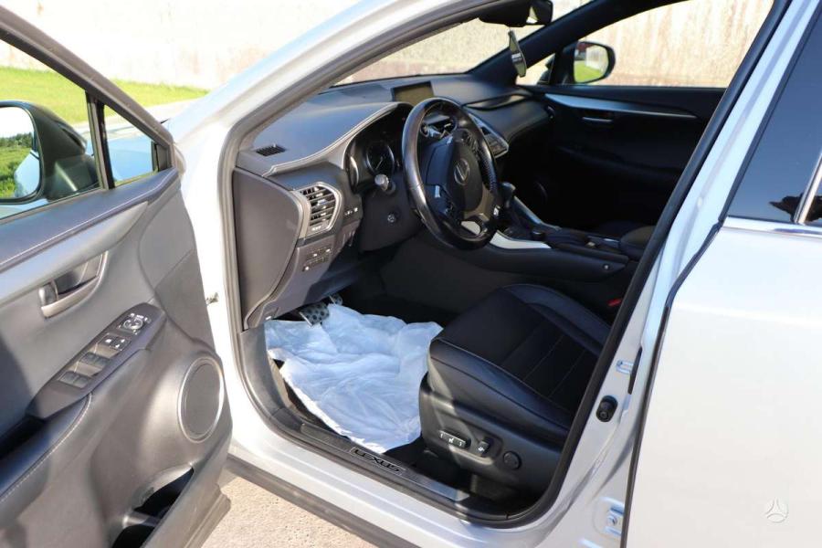 Серый Лексус NX 300h 2015 в Паневежис, объемом двигателя 2.49 л и пробегом 172 тыс. км за 19850 €, фото 9 на AUTOMOTO.COM.LV
