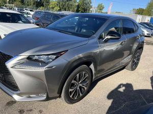 Pelēks Lexus NX 300h 2015 Panevēža, ar dzinēja tilpumu 2.50 L un nobraukumu 182 tūkst. km par 19800 €, foto 4 vietnē AUTOMOTO.COM.LV